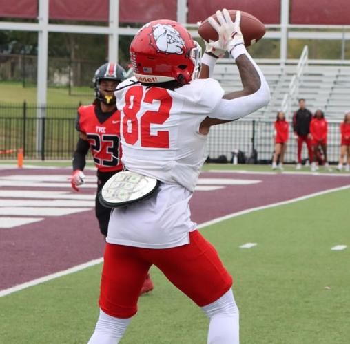 Navarro Football: Bulldogs stay alive with 30-29 win in Conference ...