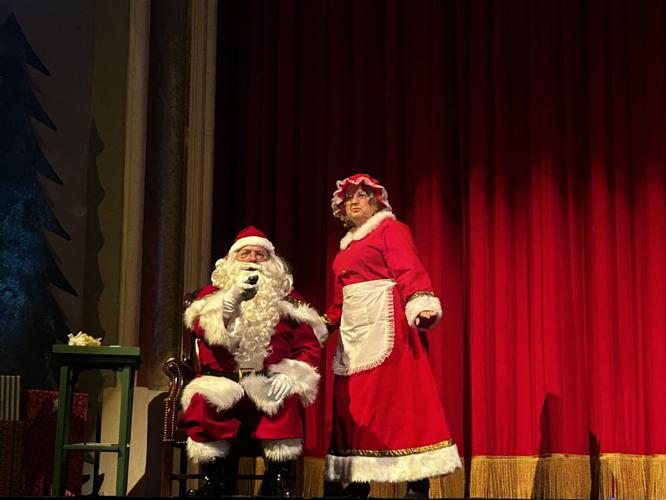 Review: ‘Elf’ sings Christmas cheer in fun stage performance | Opinion ...