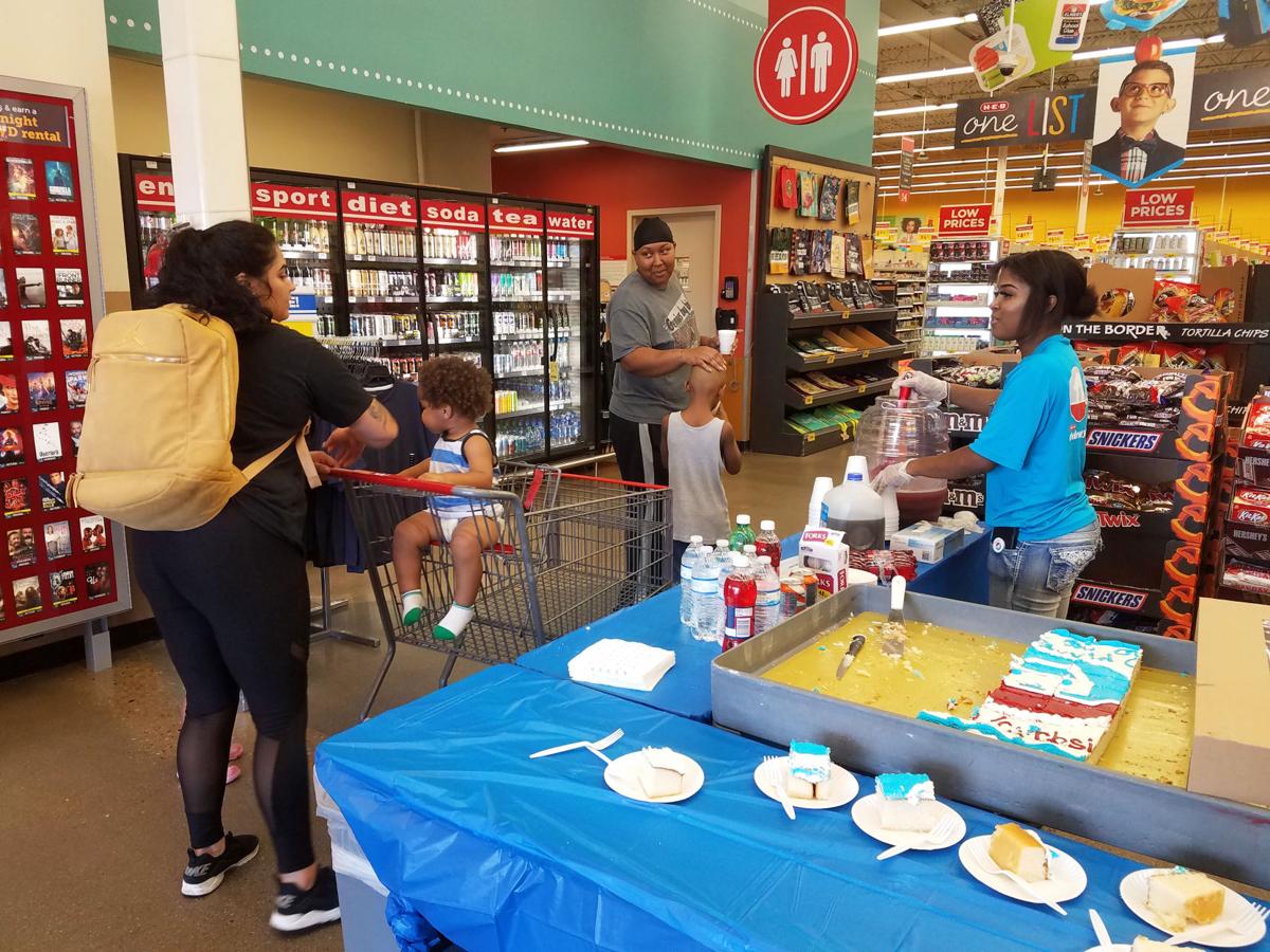 H-E-B debuts new curbside service | News | corsicanadailysun.com