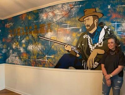 Artist debuts new mural | News | corsicanadailysun.com