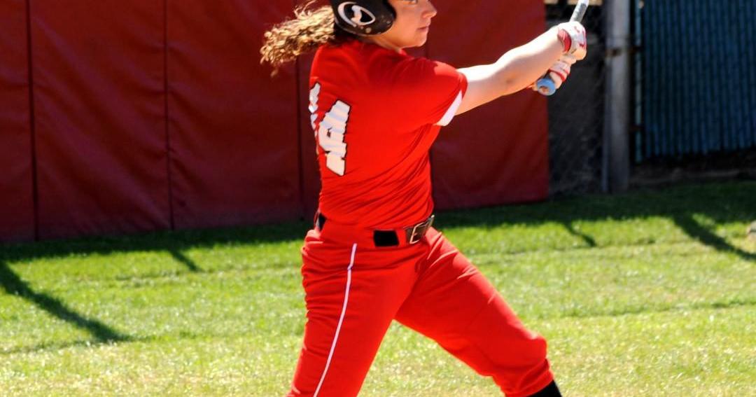 Navarro Softball: Dawgs split conference opener | Sports ...