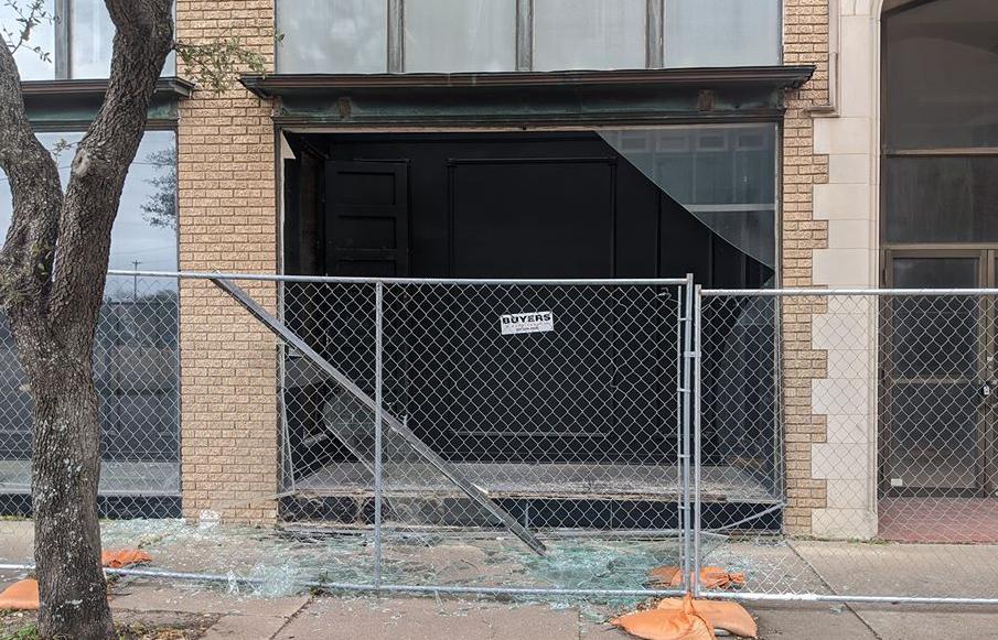 Glass window breaks in downtown building, City cleaning efforts quick ...