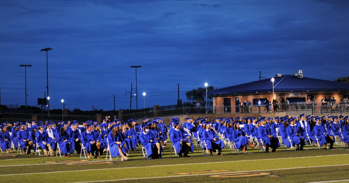 PHOTOS: Corsicana High School 2021 graduation | News ... PHOTOS: Corsicana High School 2021 graduation | News ...