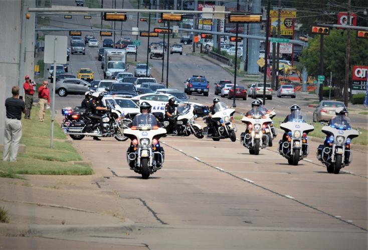 Jim Leavelle, lawman at Lee Harvey Oswald's side, laid to rest | News ...