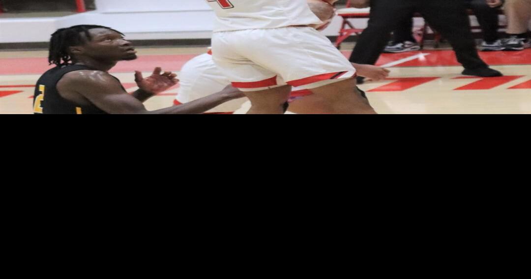 Navarro Basketball: Bulldogs snap losing streak, play final regular ...