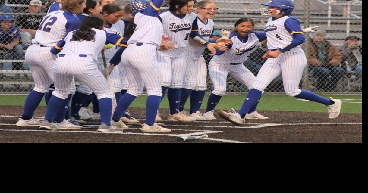 GC Softball: Lady Tigers score 5 in seventh to knock off Red Oak ...