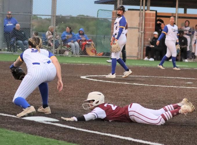 GC Softball: Lady Tigers score 5 in seventh to knock off Red Oak ...