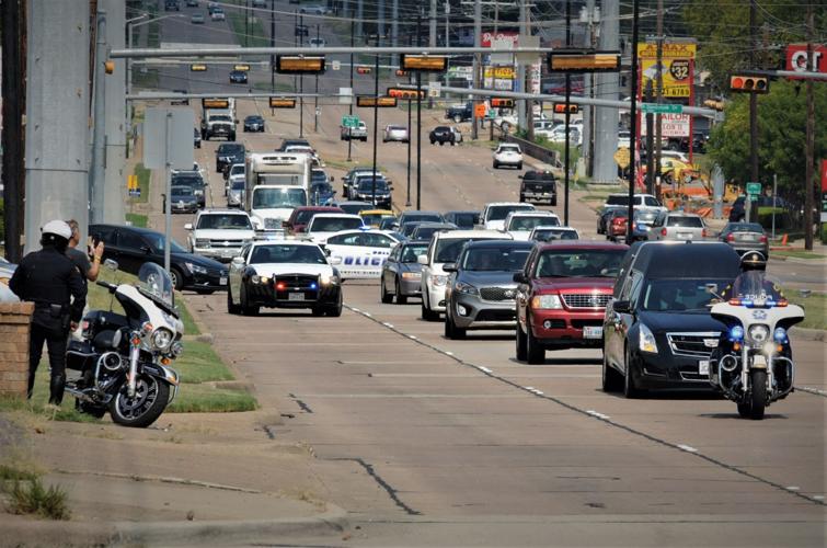 Jim Leavelle, lawman at Lee Harvey Oswald's side, laid to rest | News ...