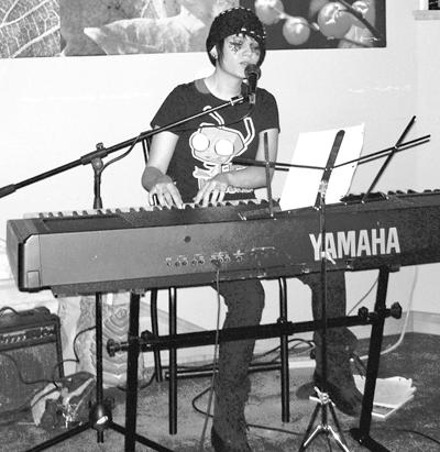 Local singer hits the stage | | countrymessenger.com