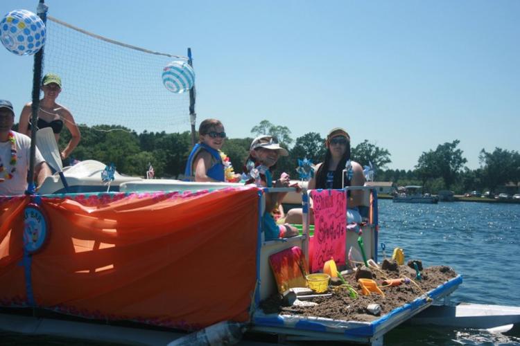 Spectacle Lake celebrates the 4th of July | | countrymessenger.com