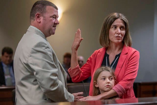 Schmidly sworn in as district court judge | News | courier-tribune.com