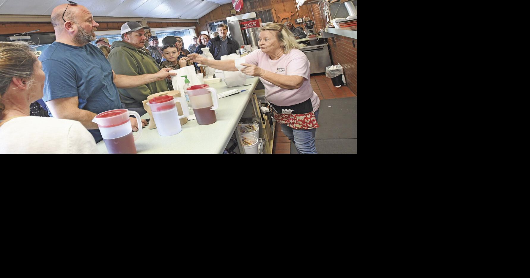 Restaurant enjoys one final rush of customer loyalty | Business ...