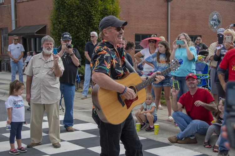 PHOTO GALLERY 1013 NASCAR Day | News | courier-tribune.com