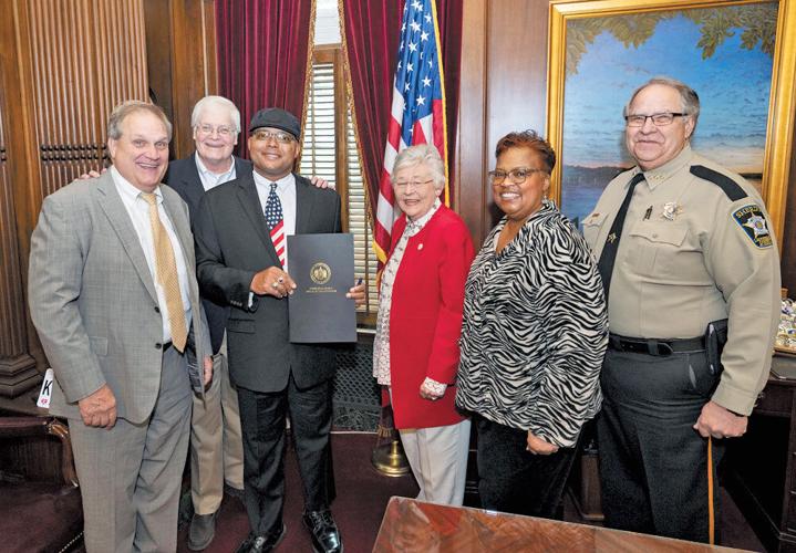 Ivey Hosts Delmar | News | courierjournal.net