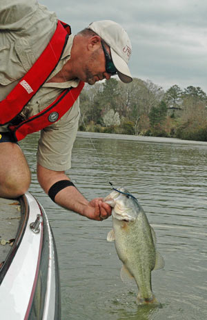 Ray Scott's Retreat a Bass Angler's Dream | Online Only ...