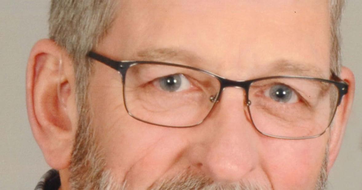 Roger A. Leach | Obituaries | courierpapers.com