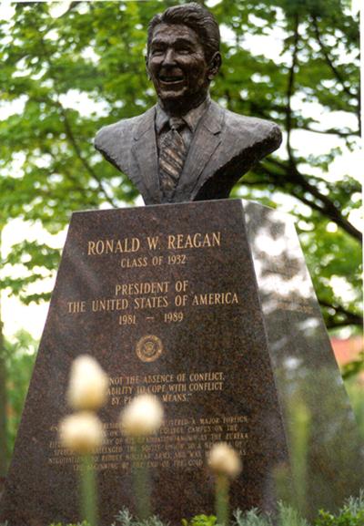 Eureka College remembers Ronald Reagan on 11th anniversary of his death ...