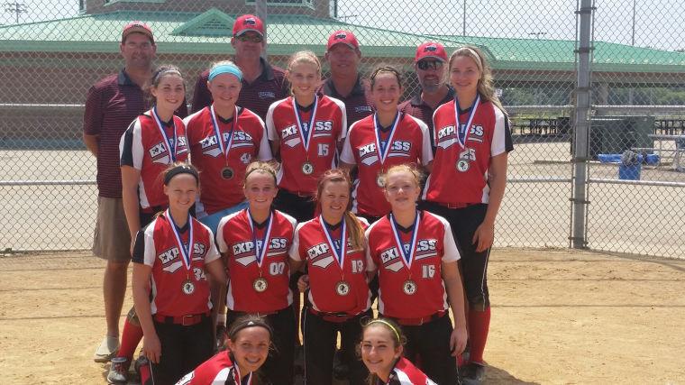 East Peoria 14U Softball | Morton Courier | courierpapers.com