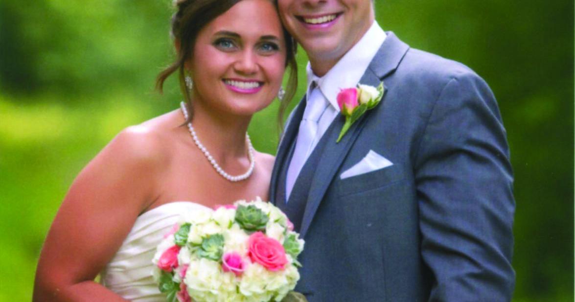 Rachel & Zachary Roush wed | Celebrations | courierpapers.com