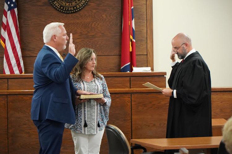 Slate of new jurists sworn in | Local News | crossville-chronicle.com