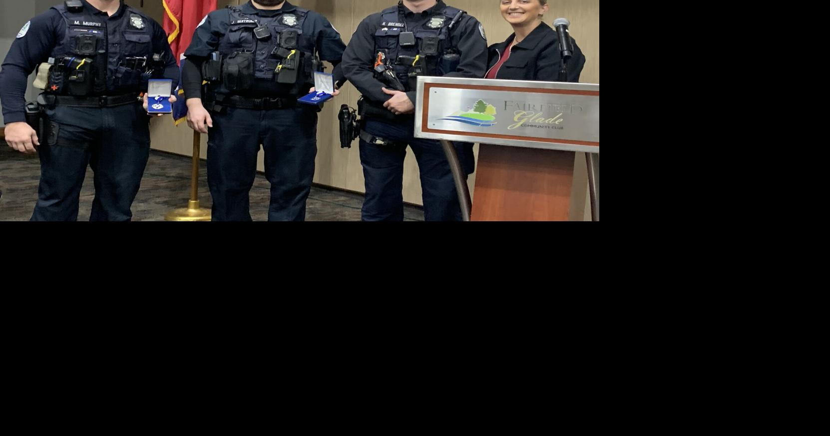 Police chief pins EMR officers | Glade Sun | crossville-chronicle.com