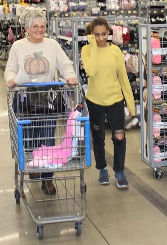 FOP program treats qualifying children at Christmas time | | crossville ...