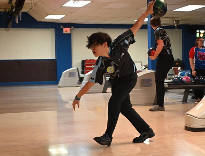 Jet bowling team off to a perfect start | Local Sports | crossville ...