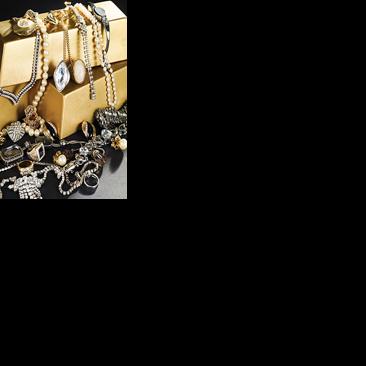 Help Glade Ladies Club with supply of Baubles for upcoming fundraiser ...