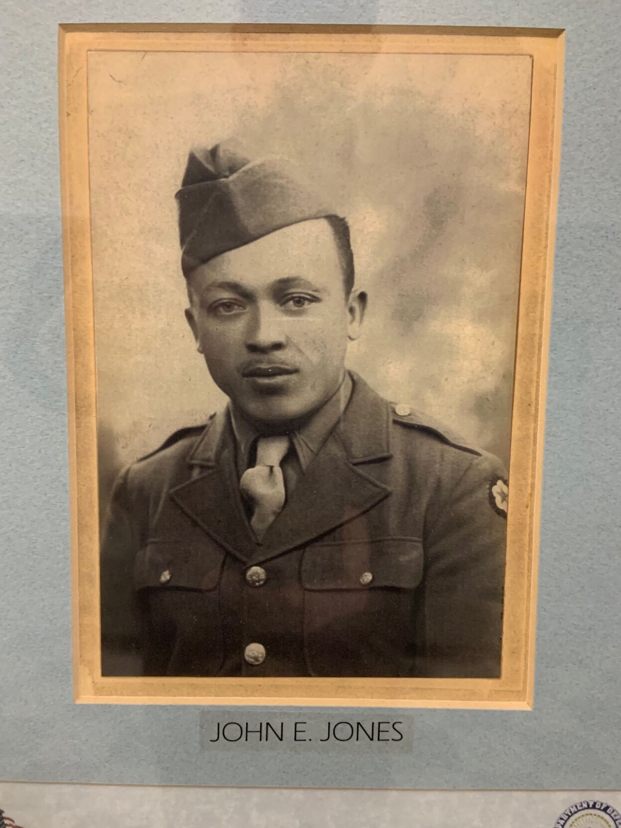 Righting A Wrong: Why does one WWII photo stand out? | News ...