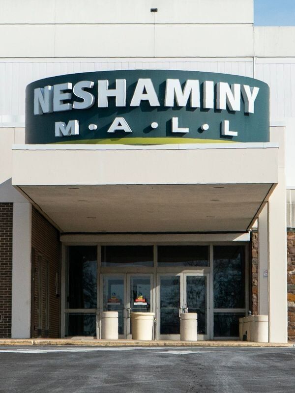 Restaurant outside Neshaminy Mall is closing. Here's what we know