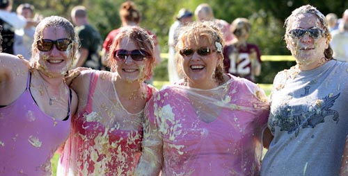 Pie fight event breaks lesser-known record | The Sentinel: News ...