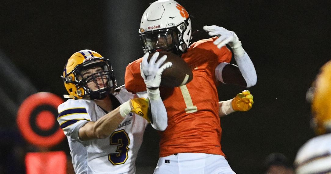 Photos: East Pennsboro football pounces on Boiling Springs for third ...