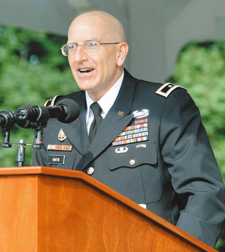 War college commandant to step down