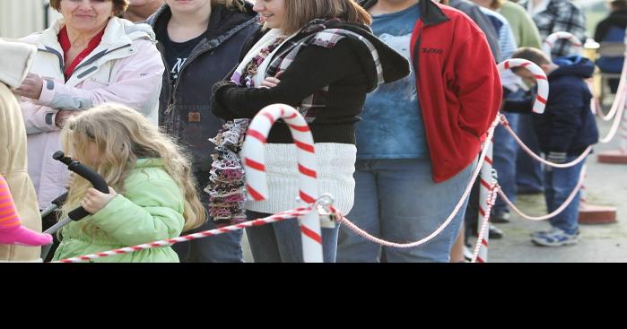 Photo Gallery: Toys for Tots distribution