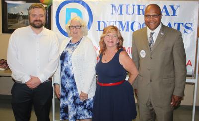 Dems talk politics in Chatsworth | News | daily-tribune.com