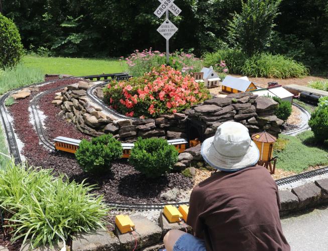 'Train Train' with Ted Yarbrough | Entertainment | daily-tribune.com