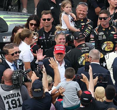 Crowd welcomes Trump at NASCAR race | National | daily-tribune.com
