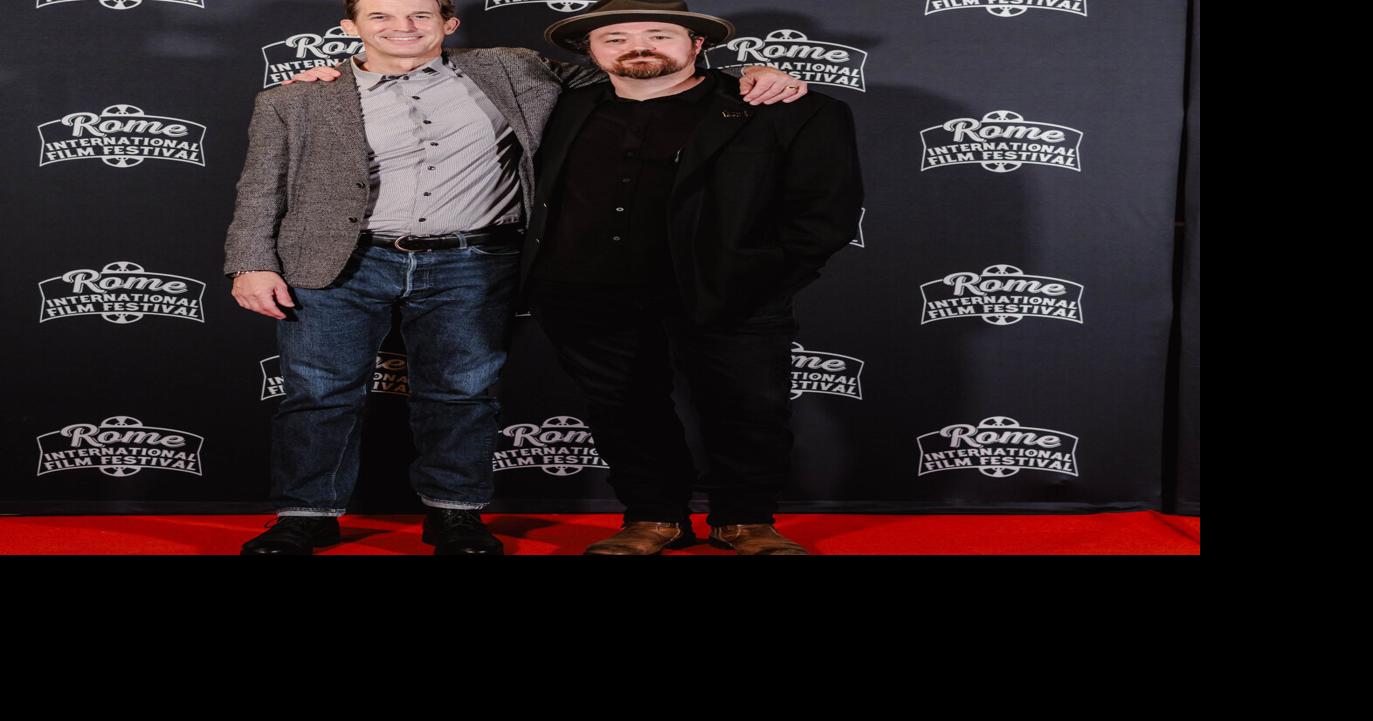 Cartersville native's 'Signing Tony Raymond' opens | News | daily ...