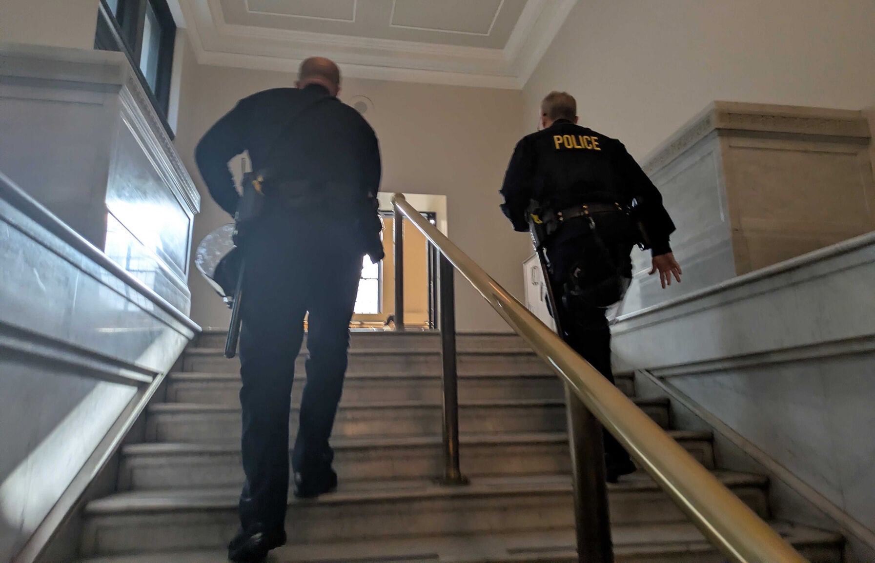 Students stage teach-in at Doe Library, UC Berkeley deploys riot gear ...