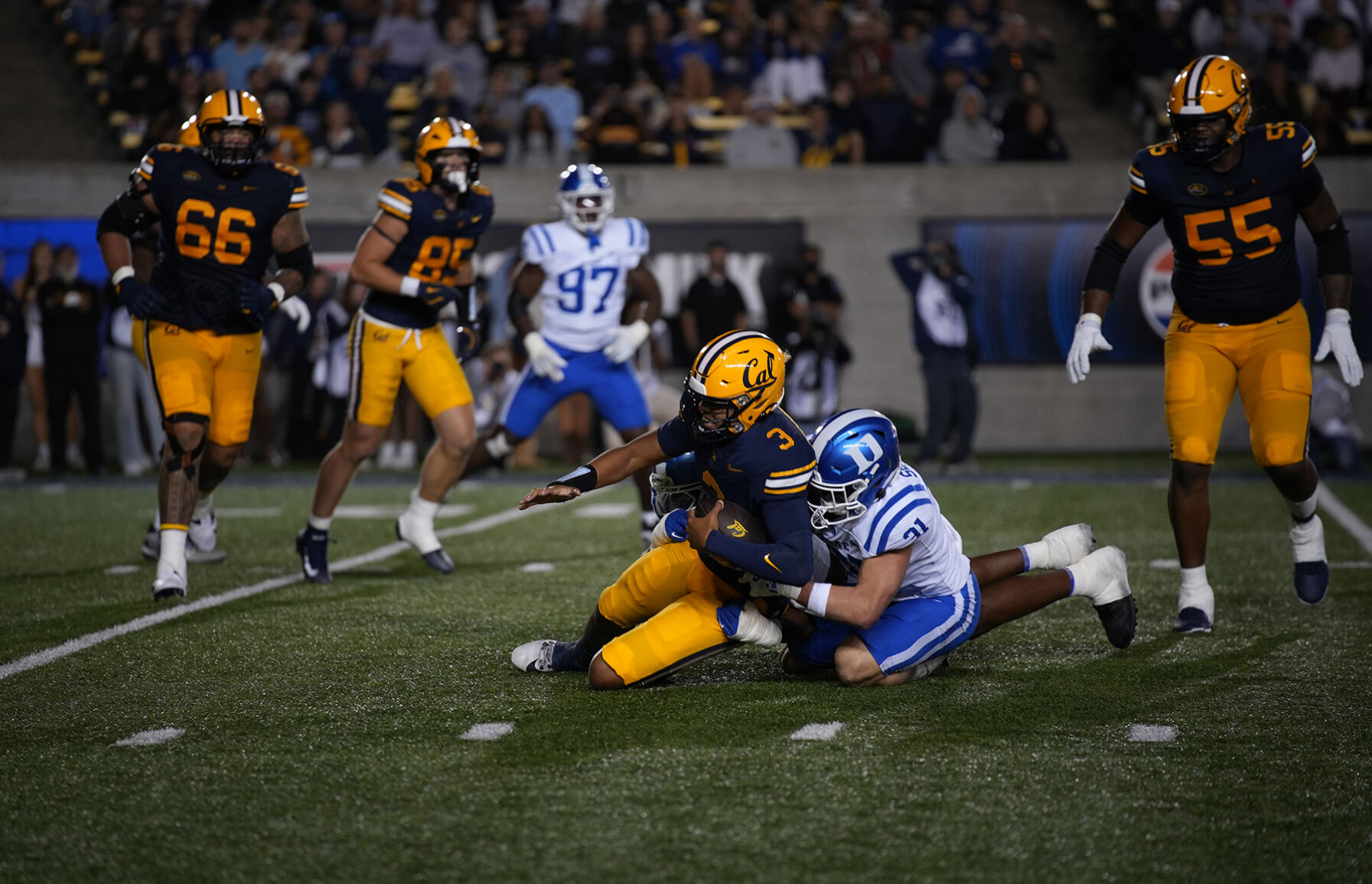 Instant analysis: Sagapolutele, offensive line battered after strong ...