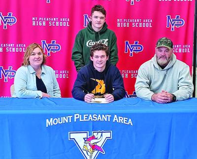 Chatfield to play football at Allegheny | Sports | dailycourier.com