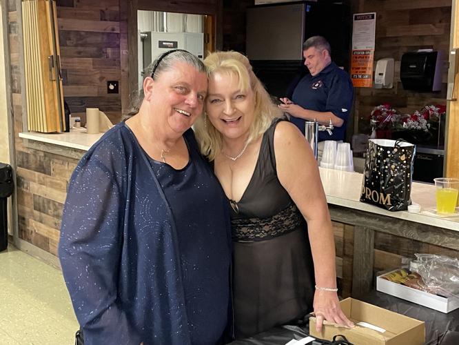 Kelly Linko: It's all about giving a helping hand | News | dailycourier.com