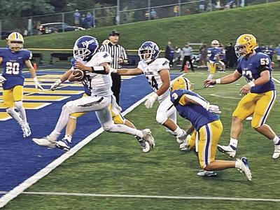 Falcons edge Talbots, 28-26 | Sports | dailycourier.com