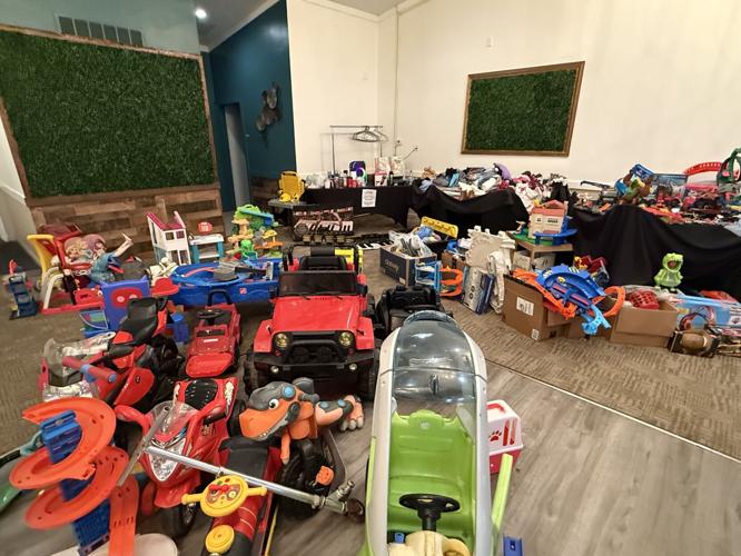 Hope House spreads holiday joy — and hope — through free toy giveaway ...