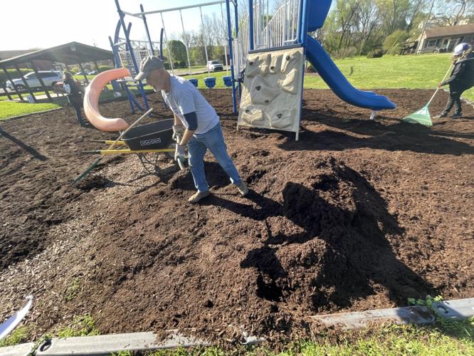 Connellsville cleans up for Earth Day | Multimedia | dailycourier.com