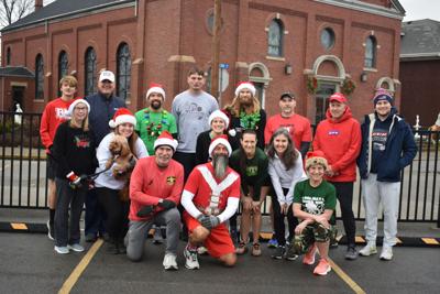 Santa Hat Run helps local family | News | dailycourier.com