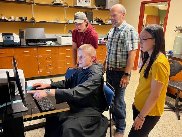 Saint Vincent professors collaborate on research project | News ...