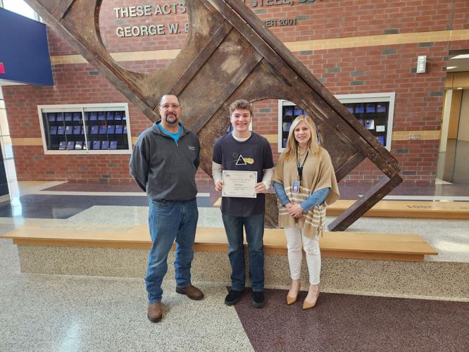 Elks honors students | Multimedia | dailycourier.com