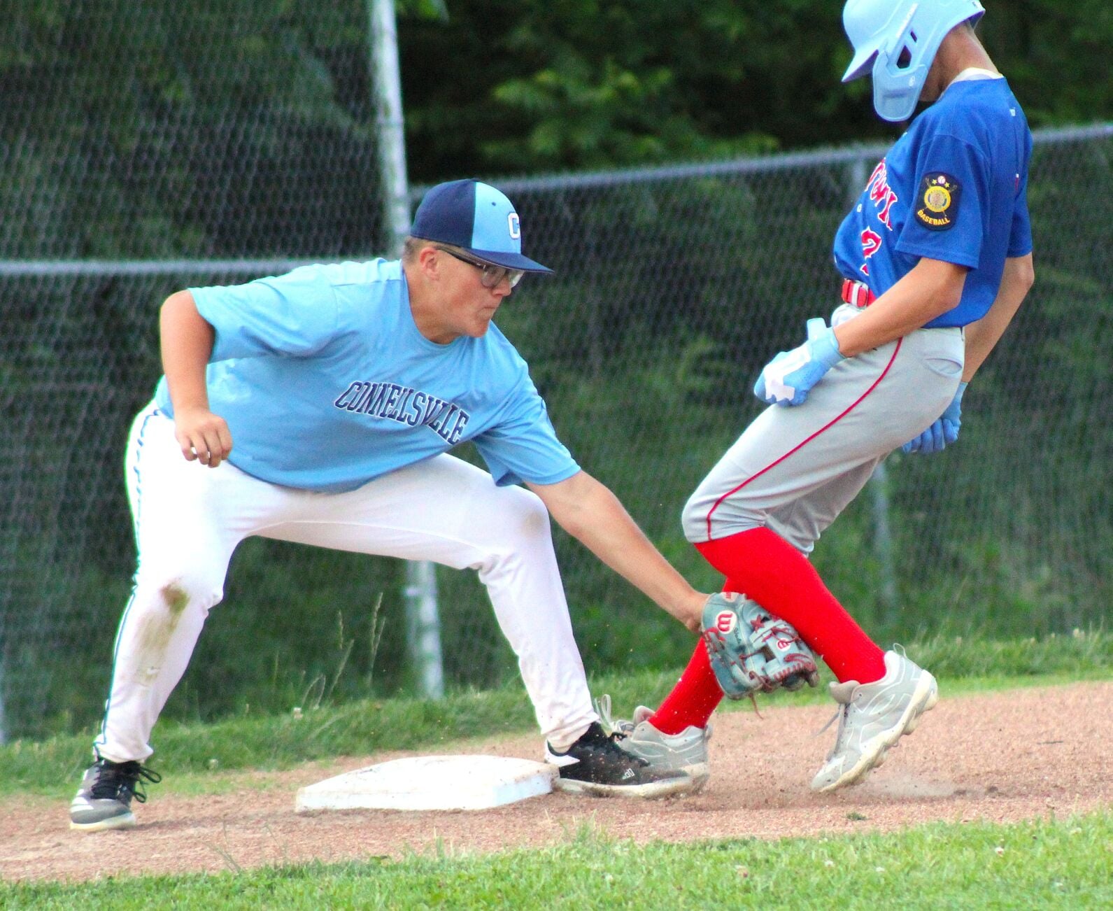 Bryner applies the tag | Sports | dailycourier.com