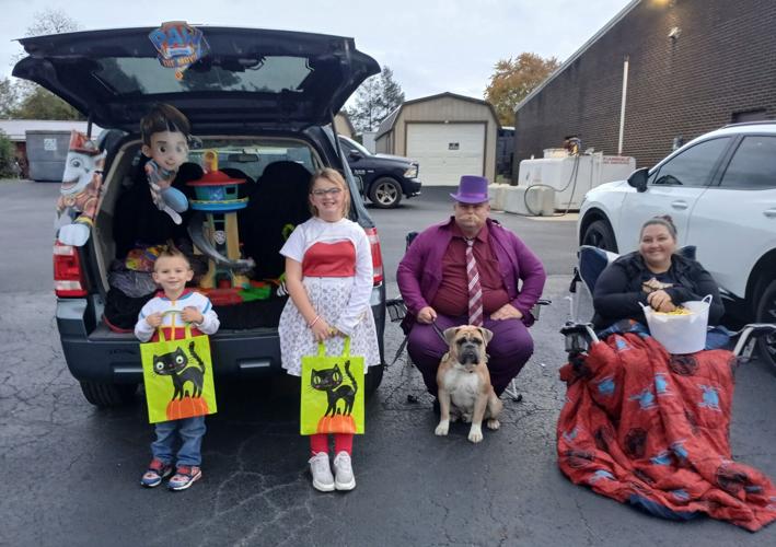Connellsville Township hosts trunk-or-treat | Multimedia | dailycourier.com